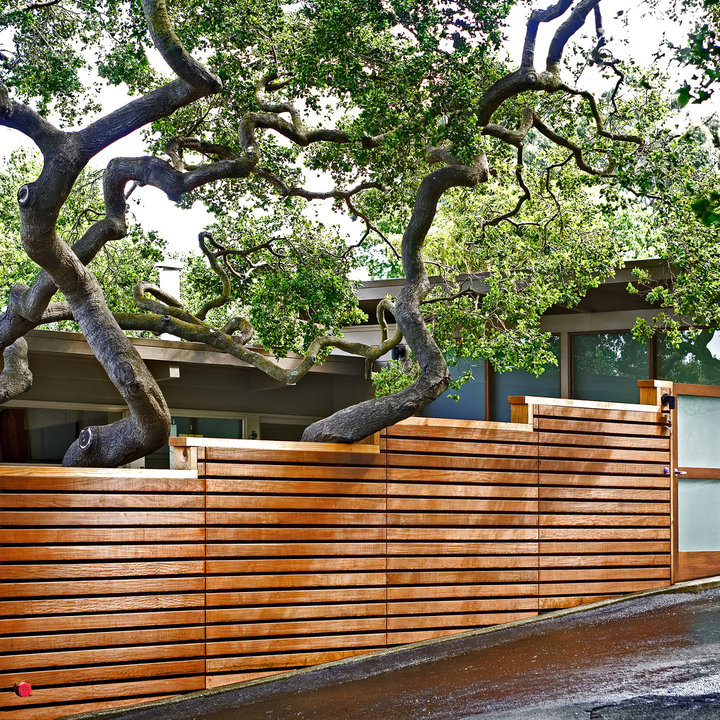 Horizontal Cedar Fence - Photos & Ideas | Houzz