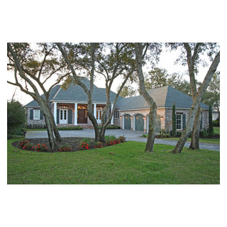 Indian Bayou N - Traditional - House Exterior - Miami - by Carter ...