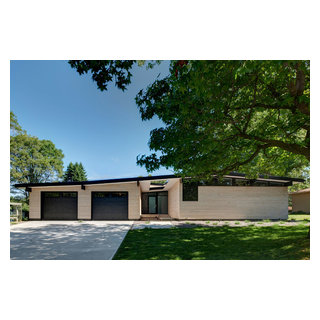 Koser I - Midcentury - Exterior - Cedar Rapids - by Neumann Monson ...