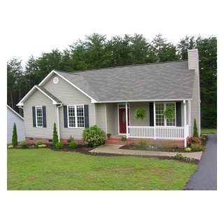 Landrum Cottage Front Door - Classique - Façade - Charlotte - par ...