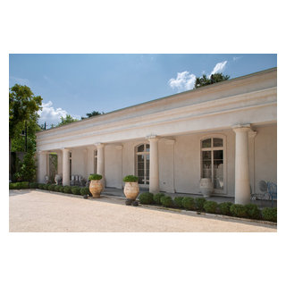 Maison d'Antiquaire - Traditional - Exterior - Houston - by Murphy ...