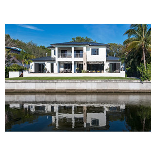 Naples Waterfront Modern Custom Home - Moderne - Façade - Miami - par ...