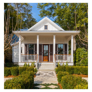 Old Style with Contemporary Living - Old East Hill Residence - Beach ...