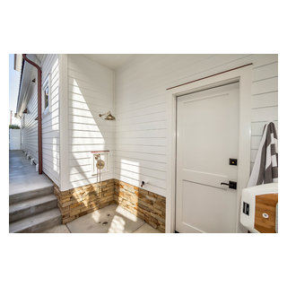 One One Five - Beach Style - Exterior - Orange County - by Ian Harrison ...