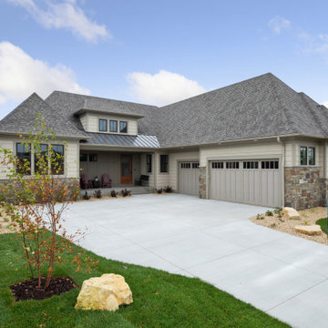 75 Beautiful Hip Roof Ideas and Designs For Your Home - Houzz