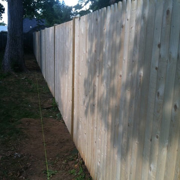 Stockade Fence - Photos & Ideas | Houzz