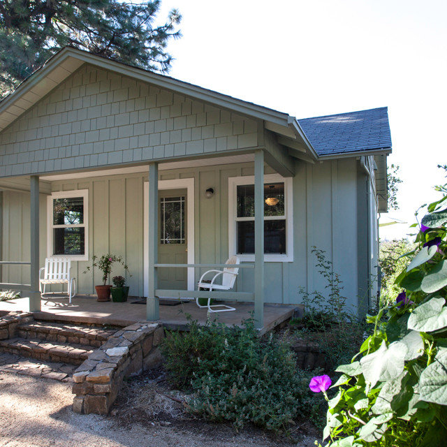 75 Beautiful Renovation Post War Bungalow Home Design Ideas & Designs ...