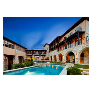 Rear elevation swimming pool - Méditerranéen - Façade - Austin - par ...