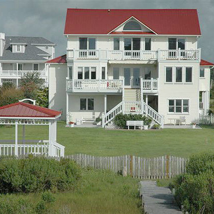 Red Metal Roof - Photos & Ideas | Houzz