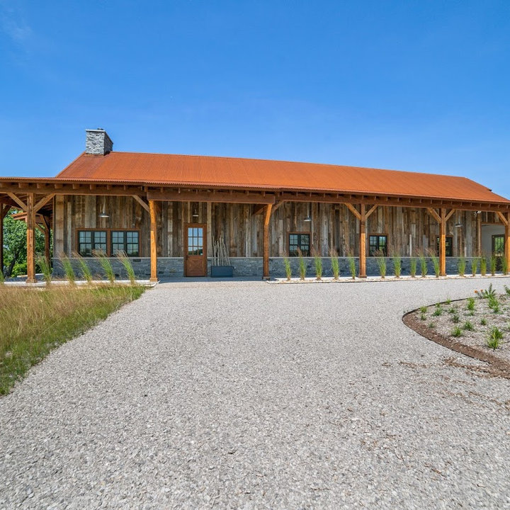 Rustic Barndominium - Photos & Ideas | Houzz