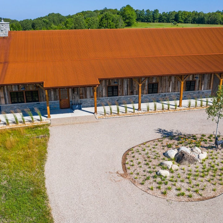 Rustic Barndominium - Photos & Ideas | Houzz