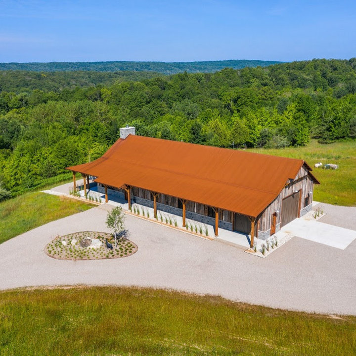 Rustic Barndominium - Photos & Ideas | Houzz