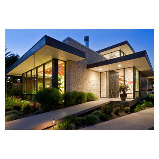 Santa Barbara Modern - Modern - Exterior - Los Angeles - by Douglas ...