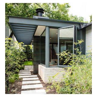 Solarium - Exterior - Austin - by Jobe Corral Architects | Houzz