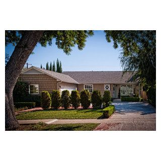 Street View - Traditional - House Exterior - Los Angeles - by De Bilt ...