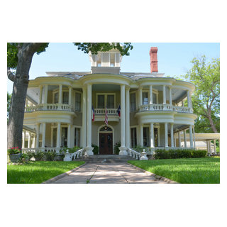 Terrell, TX: Tom & Nancy Aldinger - Traditional - House Exterior ...