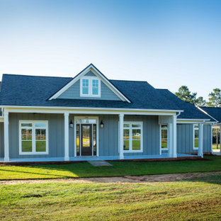 75 Beautiful Traditional Exterior Home with a Blue Roof Pictures ...