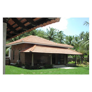 Traditional Roof - Indian - Exterior - Chennai - by Benny Kuriakose | Houzz