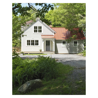 Vermont farmhouse - Farmhouse - Exterior - Burlington - by Joan Heaton ...