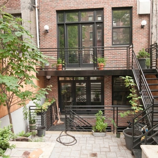 Brownstone Backyard - Photos & Ideas | Houzz