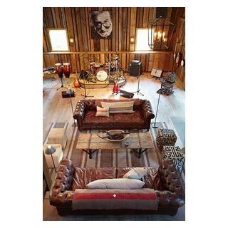 Barn and Entertainment/Music Performance Space - Farmhouse - Family ...