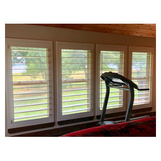 Large Louver Spacing...5 inch - Estilo Craftsman - Sala de estar ...