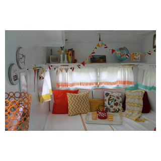 Vintage Caravan or Travel trailer - Midcentury - Family Room - Chicago ...