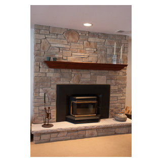 Wisconsin Prairie Stone Veneer Fireplaces - Craftsman - Family Room ...