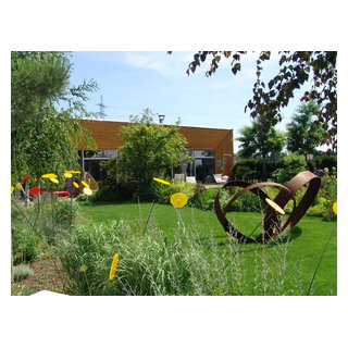 Unser Garten Eden (Mustergärten auf 2000 qm Fläche) - Contemporary ...