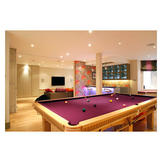Games Room and Entertainment Room in the basement - Contemporary ...