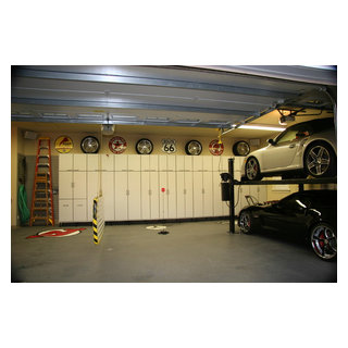 A Garage for Hunting and Car Enthusiasts - Contemporary - Garage ...