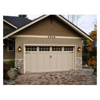 Clopay Coachman Collection Carriage House Garage Door - Craftsman ...
