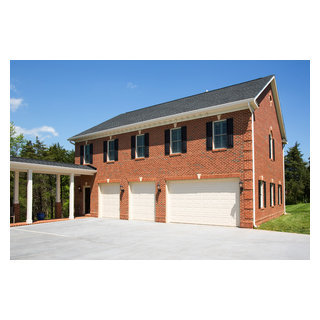 Spacious Mother In Law Suite Addition Plus a Four Car Garage in ...