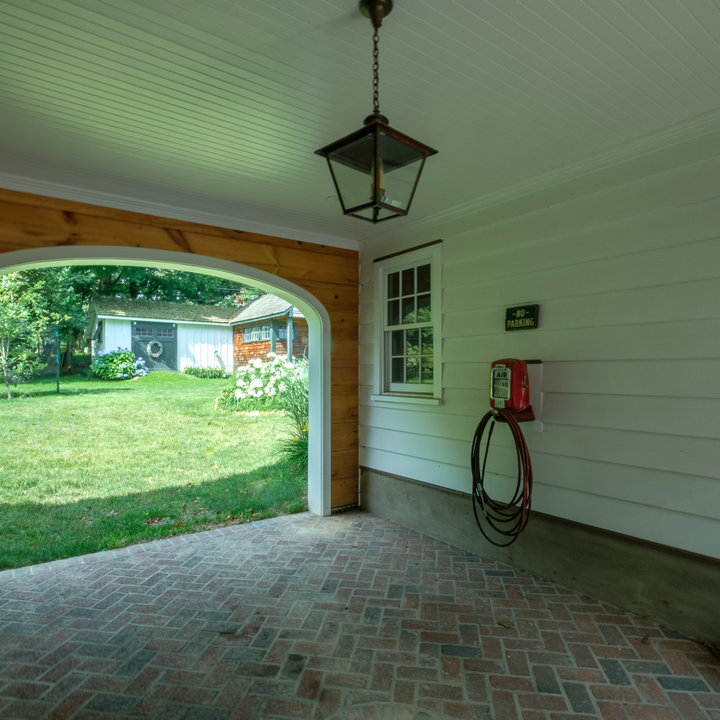 Colonial Style Garage - Photos & Ideas | Houzz