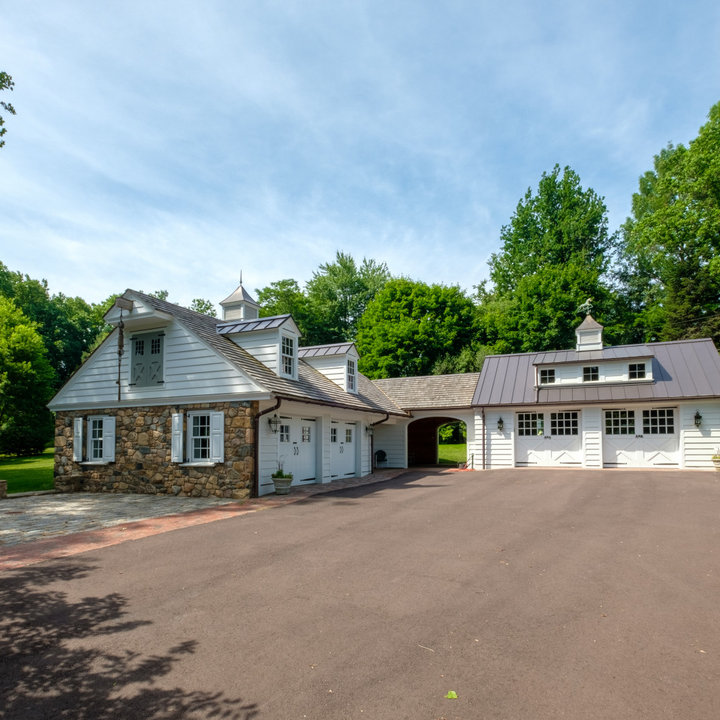 Colonial Style Garage - Photos & Ideas | Houzz