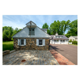 Traditional Colonial Estate Exterior, 4 Car Garage and Workshop ...