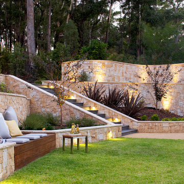 Backyard Retaining Wall Ideas - Photos & Ideas | Houzz