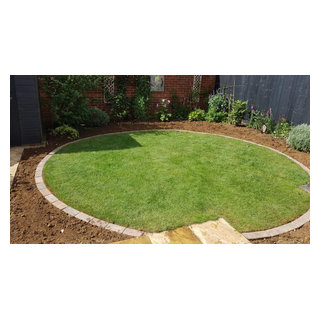 Circular lawn with Autumn blocks - Traditional - Landscape - Other - by ...