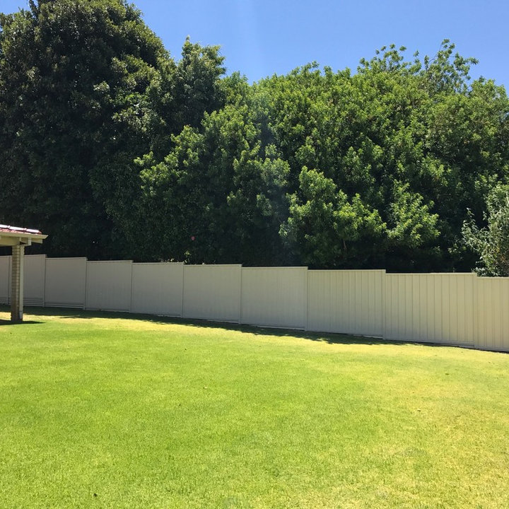 75 Beautiful Colorbond Fence Home Design Ideas & Designs | Houzz AU