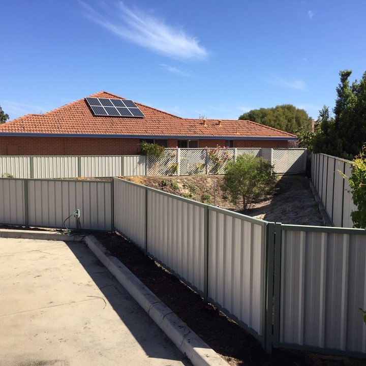 75 Beautiful Colorbond Fence Home Design Ideas & Designs | Houzz AU