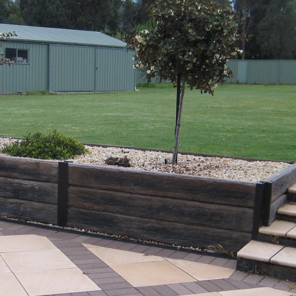 75 Beautiful Black Garden with a Retaining Wall Ideas & Designs - May ...