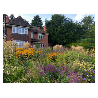 Country Front Garden with a natural prairie style planting - Farmhouse ...