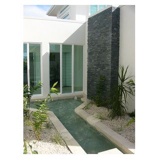 Dori - Modern - Landscape - Brisbane - by User | Houzz