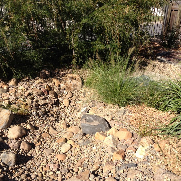 Dry Creek Bed Design - Photos & Ideas | Houzz