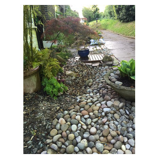 Front Garden - Japanese Dry River Bed in Bromley - Contemporary ...