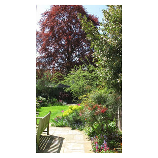 Garden with oval lawns - Traditional - Landscape - London - by Fenton ...