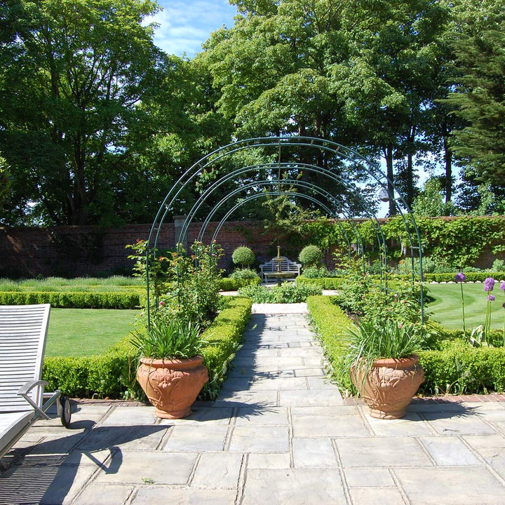 Georgian Garden - Photos & Ideas | Houzz