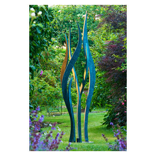 Hydra Tree Sculpture - Traditional - Landscape - Oxfordshire - by David ...