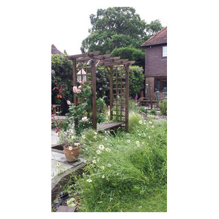 Large Rural Family Garden - Farmhouse - Landscape - Sussex - by Anita ...