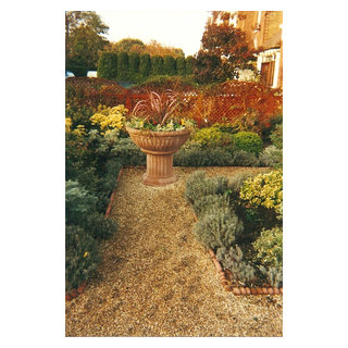 Low Maintenance Front Garden, Esher, Surrey - Modern - Landscape ...